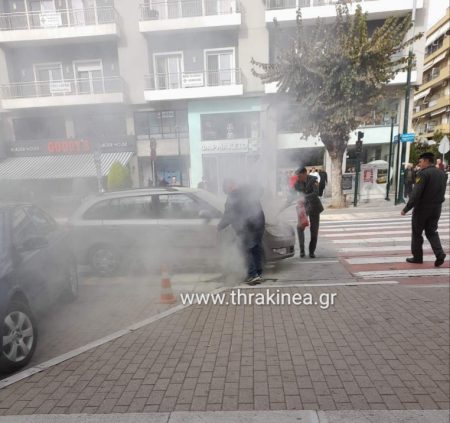 Τώρα: Στρατιωτικός έσβησε φωτιά σε αυτοκίνητο | Νέα της Θράκης thrakinea.gr